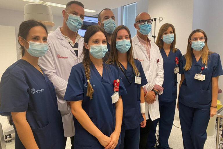 O Hospital Universitario de Vinalopó implanta con éxito o primeiro ...