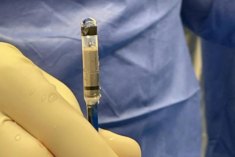 The Vinalopó hospital implants the first MICRA AV2 leadless pacemaker ...